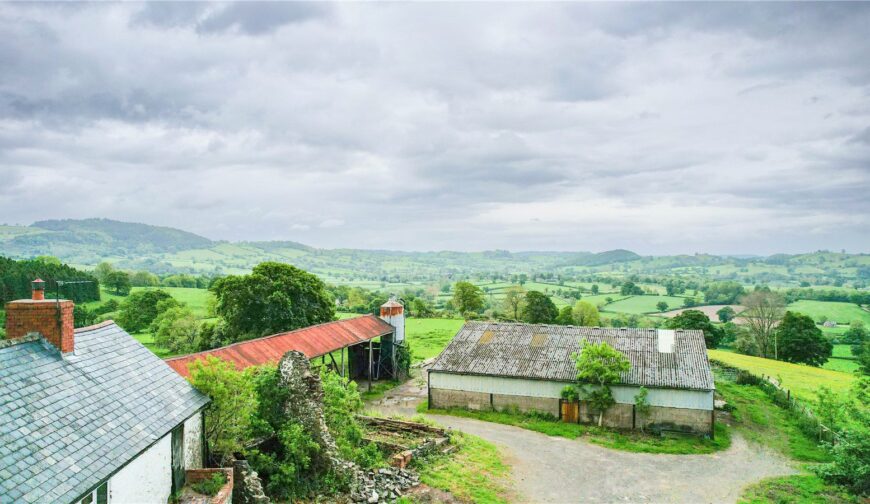 Pen Y Parc Mawr, Llanfechain - Balfours