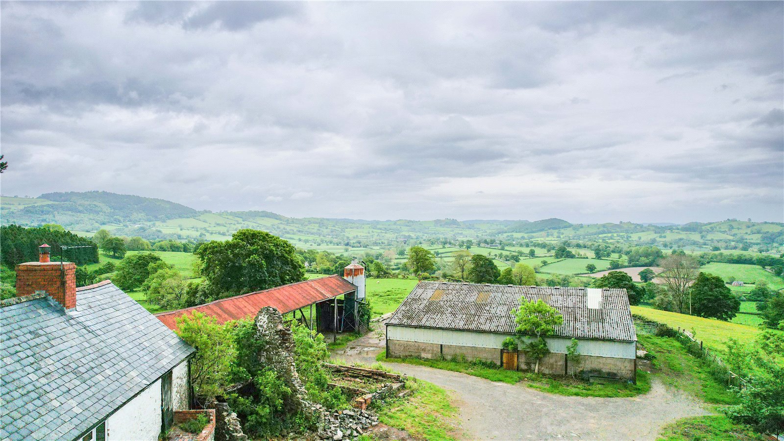 Pen Y Parc Mawr, Llanfechain - Balfours