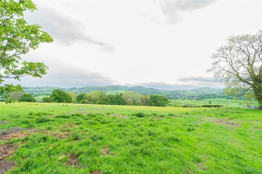 Pen Y Parc Mawr, Llanfechain - Balfours