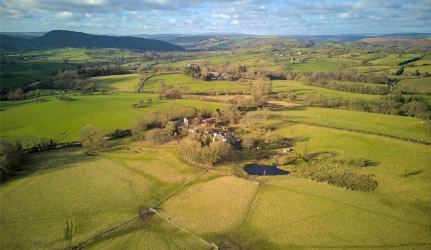 Brynglas Hall Farm, Llanfair Caereinion - Balfours