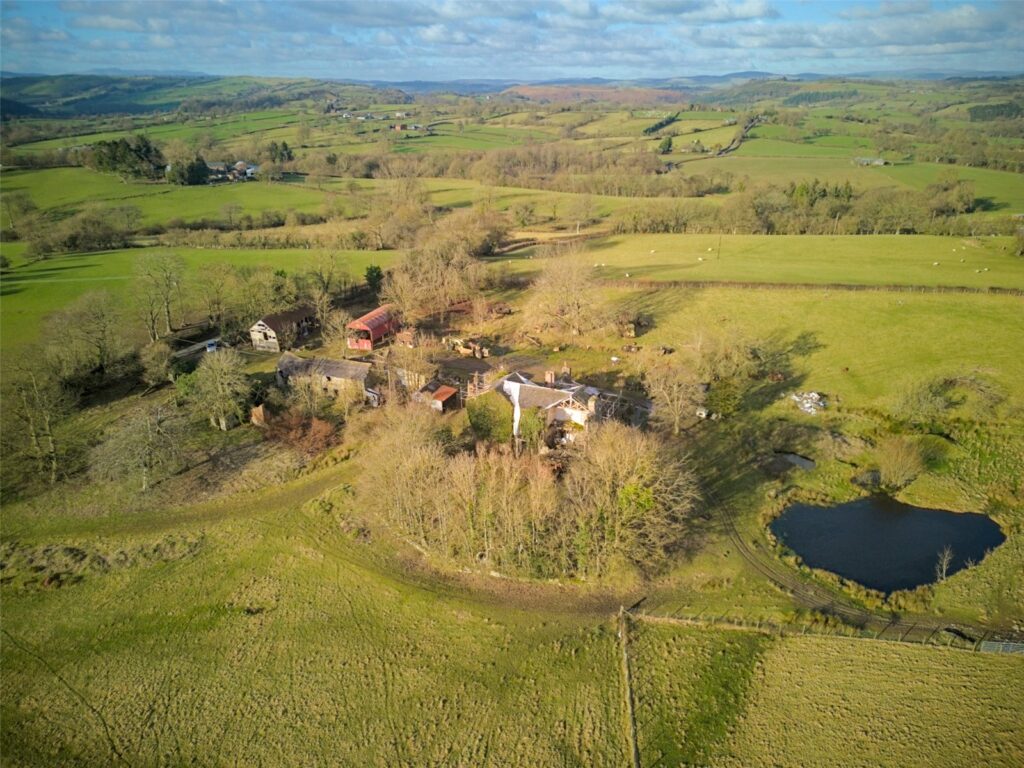 Brynglas Hall Farm, Llanfair Caereinion - Balfours